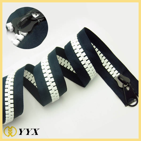 #20 Open End Heavy Duty Big Teeth Zipper Black Plastic Resin Mould Zipper